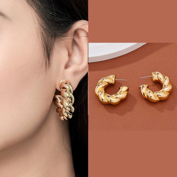 Zara | Jewelry | Zara Chunky Hoop Earrings Gold Color | Poshmark
